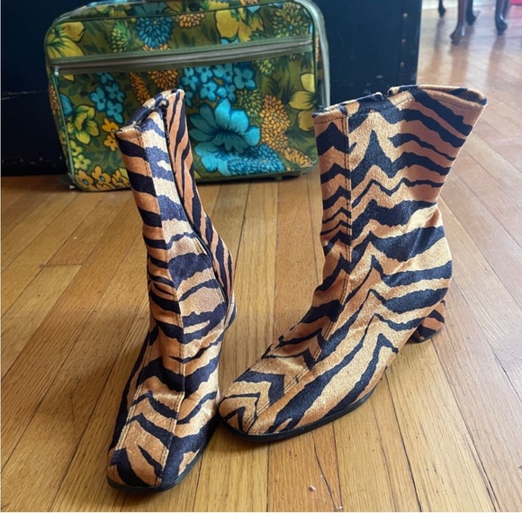 Vintage | Shoes | Copy 9s Does 60s Vintage Tiger Stripe Ankle Booties ...